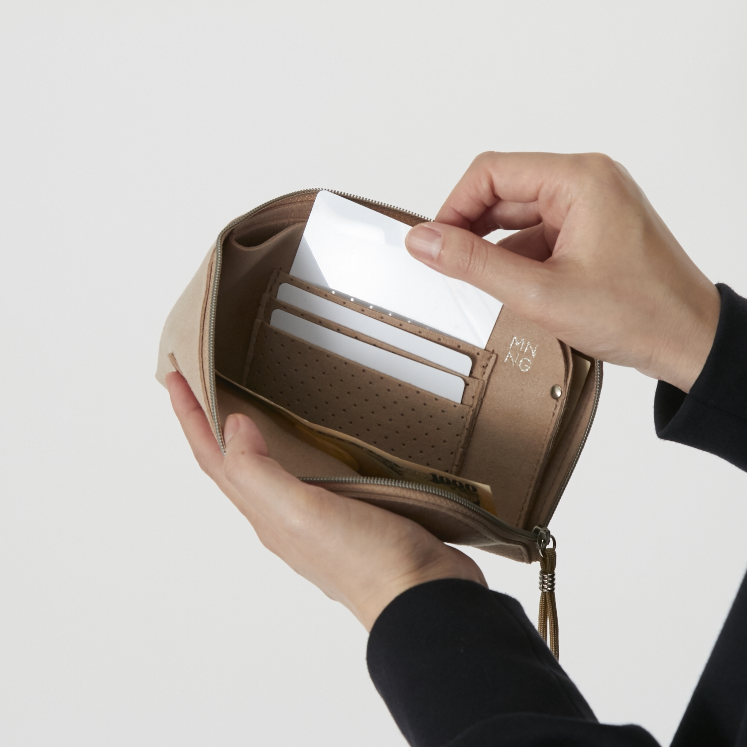 MNNG/ウルトラスエードロングウォレット -丸洗いできて劣化知らず！長く使える軽量ロングウォレット - スタイルストア