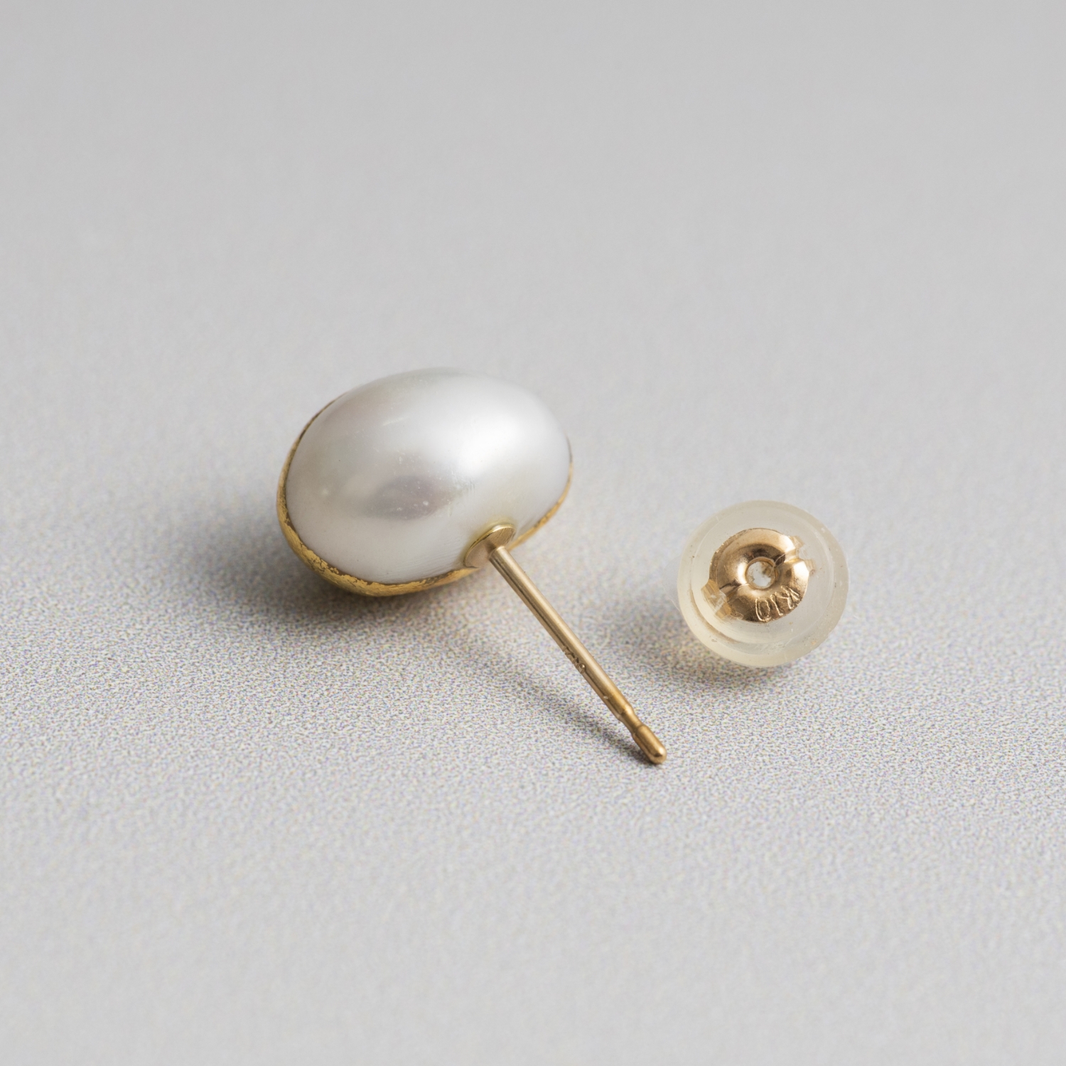 nico/本金箔淡水パールピアス -本金箔を箔押しした一点ものピアス - スタイルストア